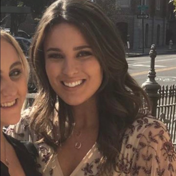 Bri's Closet (@bri_matro) | Poshmark